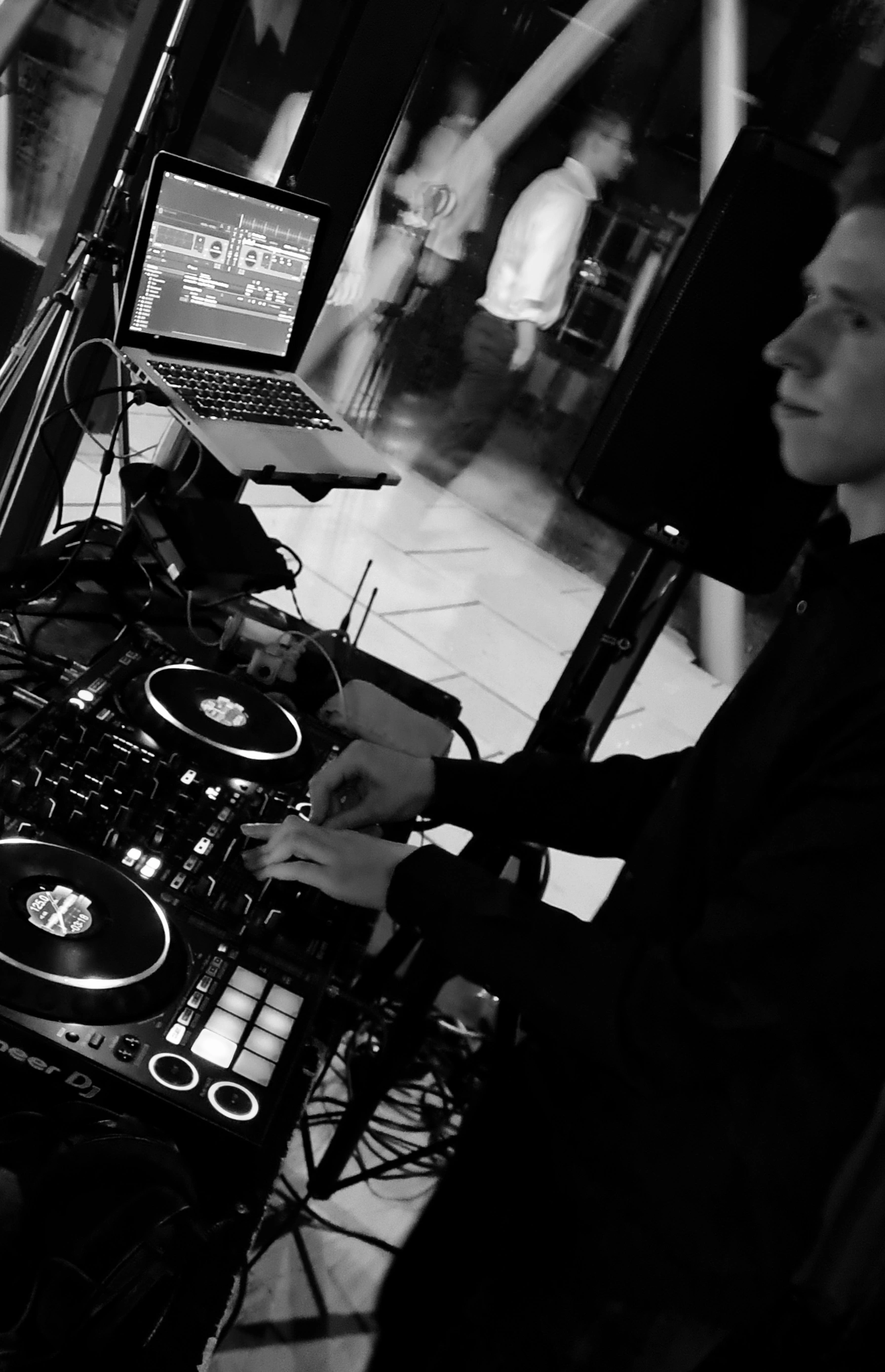 Dj Sedrik